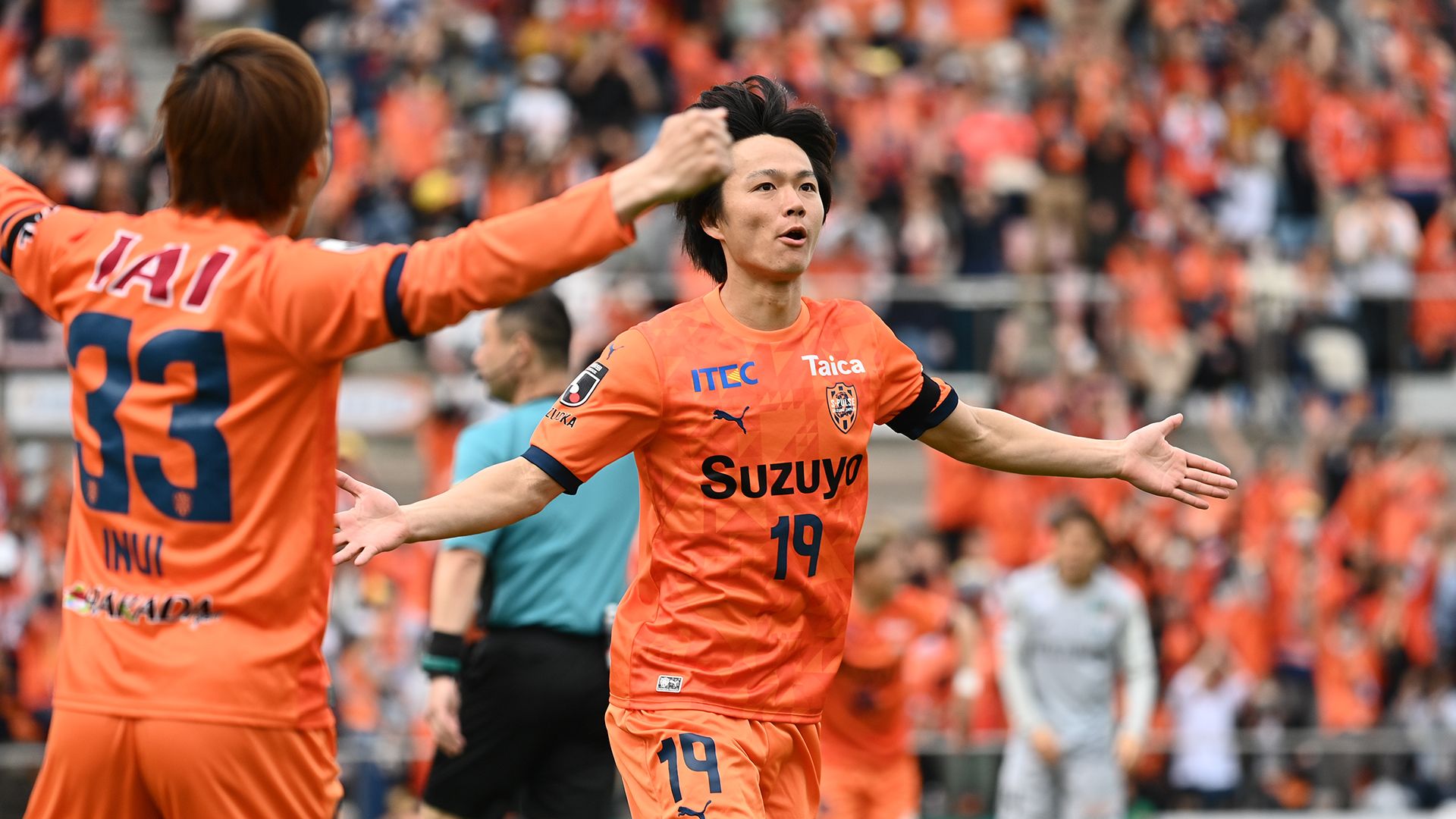 前節クラブ史上初快挙の福岡、今季初の3失点で8戦ぶり黒星＆首位陥落…松崎が1G1A＋OG誘発の大活躍で清水が今季2度目の連勝！ | Goal.com 日本