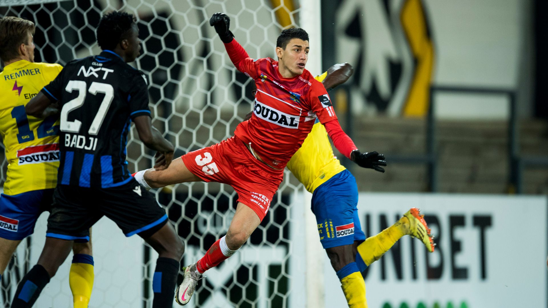 Fenerbahçe Berke Özer için Atletico Madrid'den 8.5 milyon euro istiyor ...