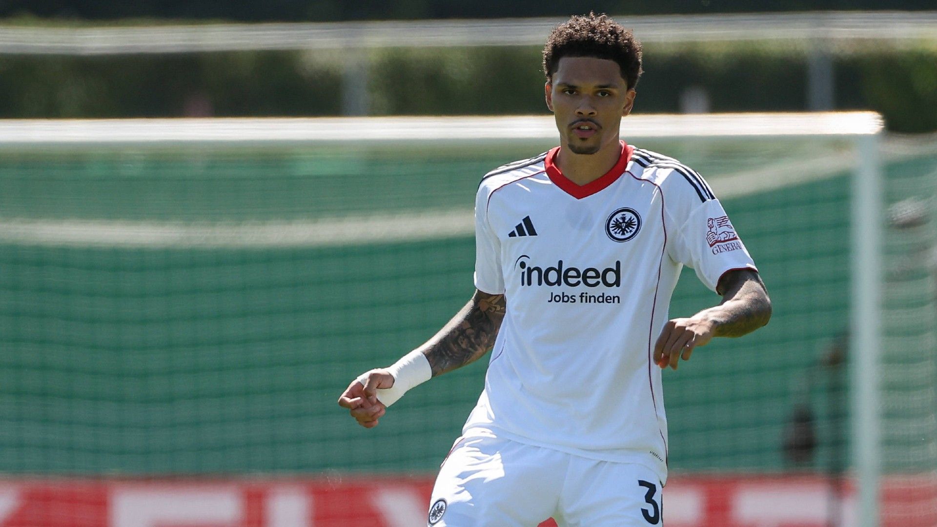 Sky oder DAZN? Wer zeigt / überträgt Eintracht Frankfurt vs. Werder ...