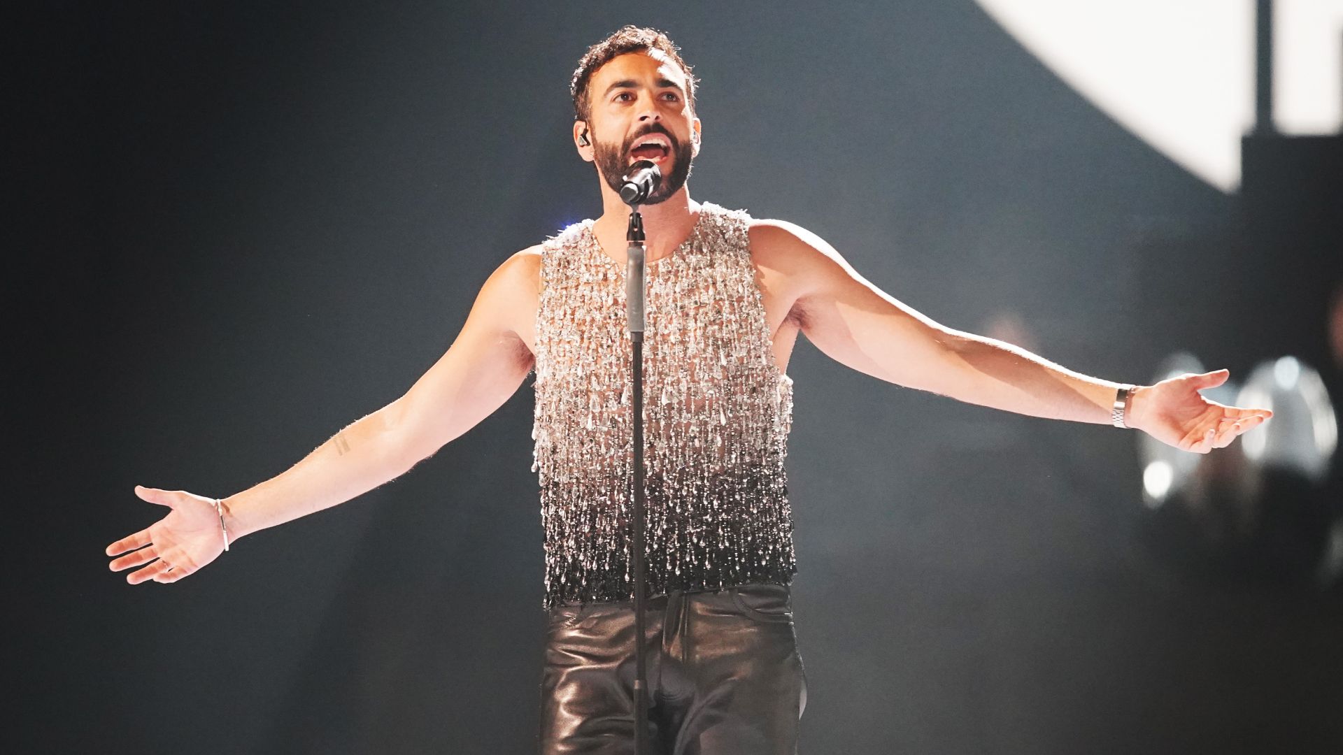 Marco Mengoni tour 2025: scaletta e ordine delle canzoni dei concerti ...