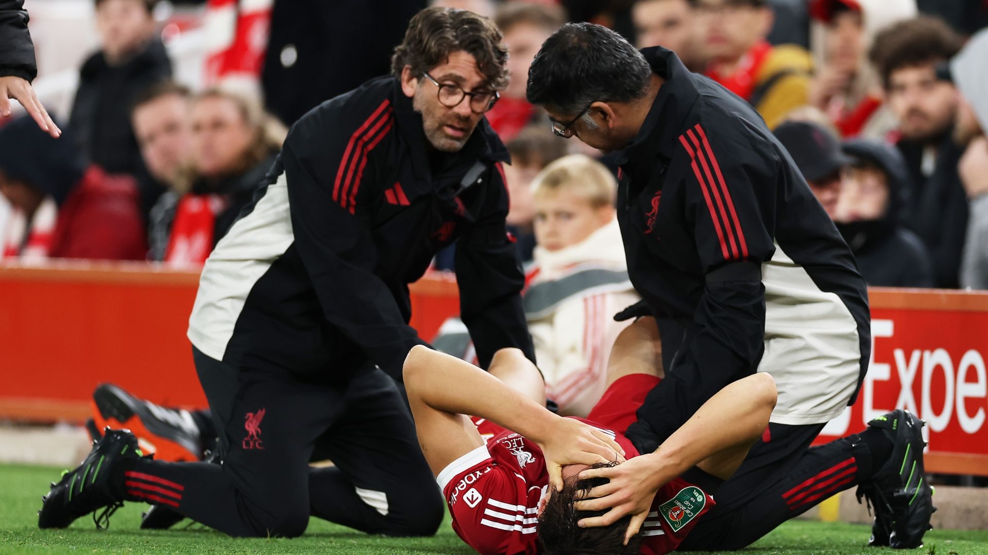 Infortunio al ginocchio per Leoni durante Liverpool-Southampton di ...