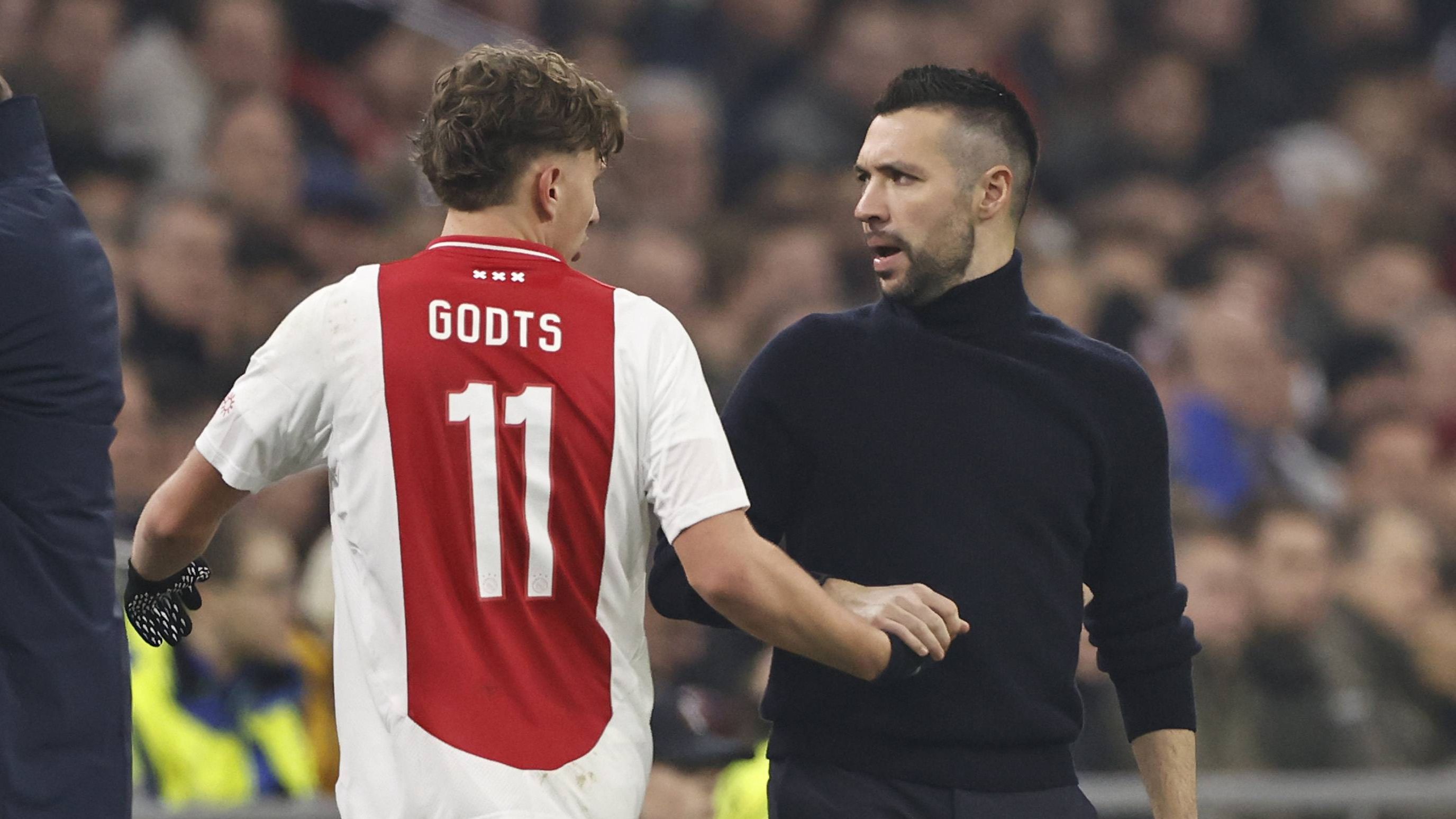 L’Ajax a décidé de se séparer, avec effet immédiat, d’un membre très ...