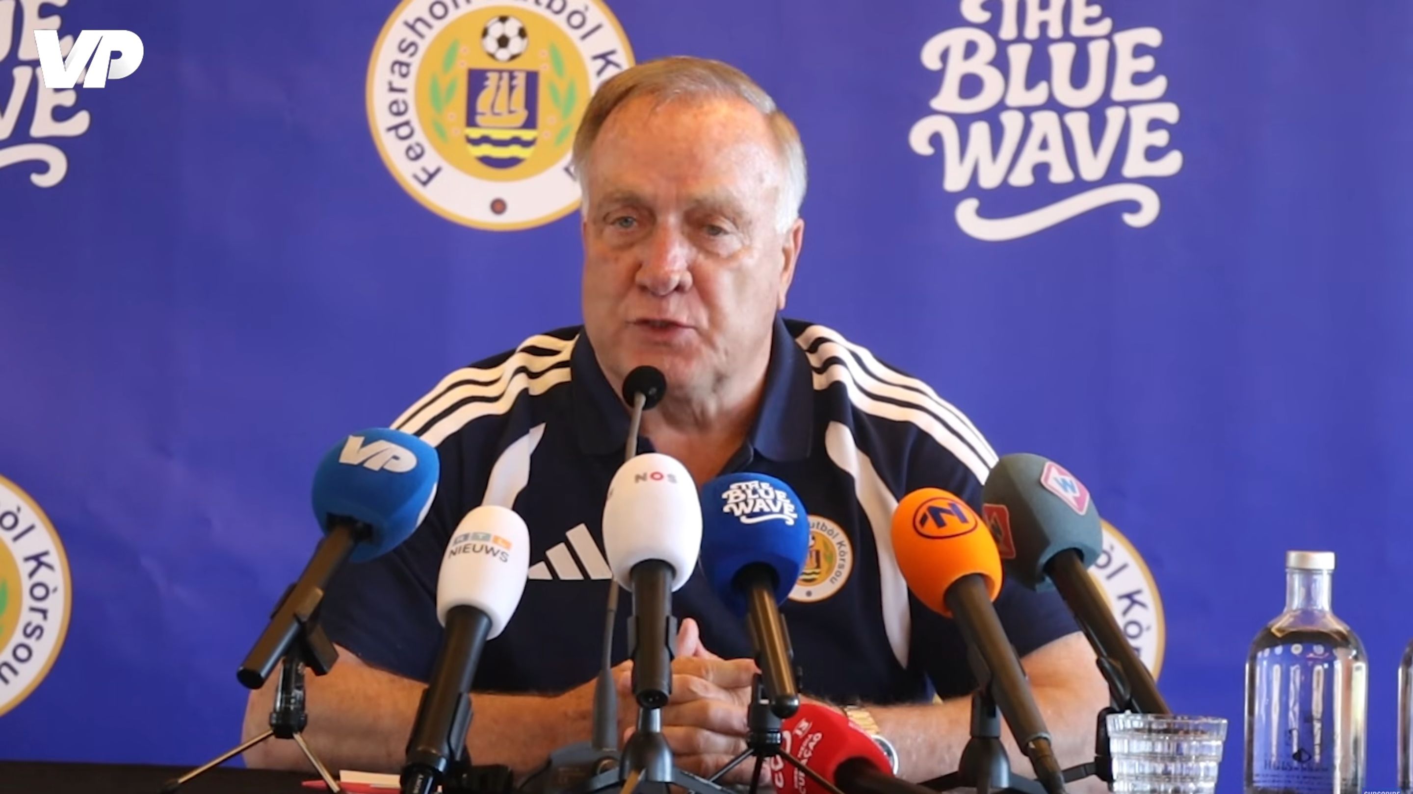 Dalam konferensi pers, Dick Advocaat menyampaikan pesan tegas kepada ...