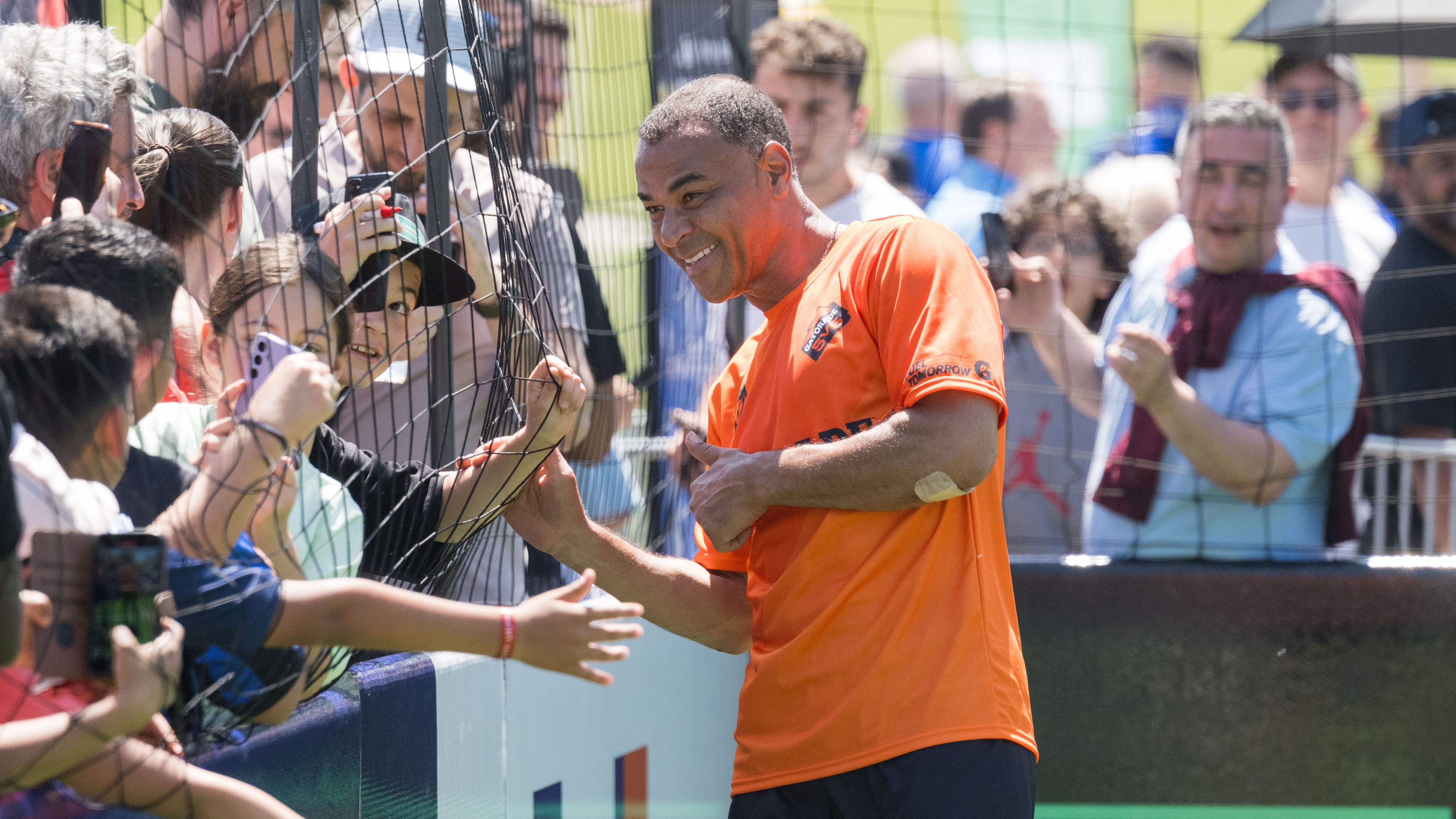 Robert Pires, Claude Makelele, Cafu & Laura Georges: Inside Gatorade ...