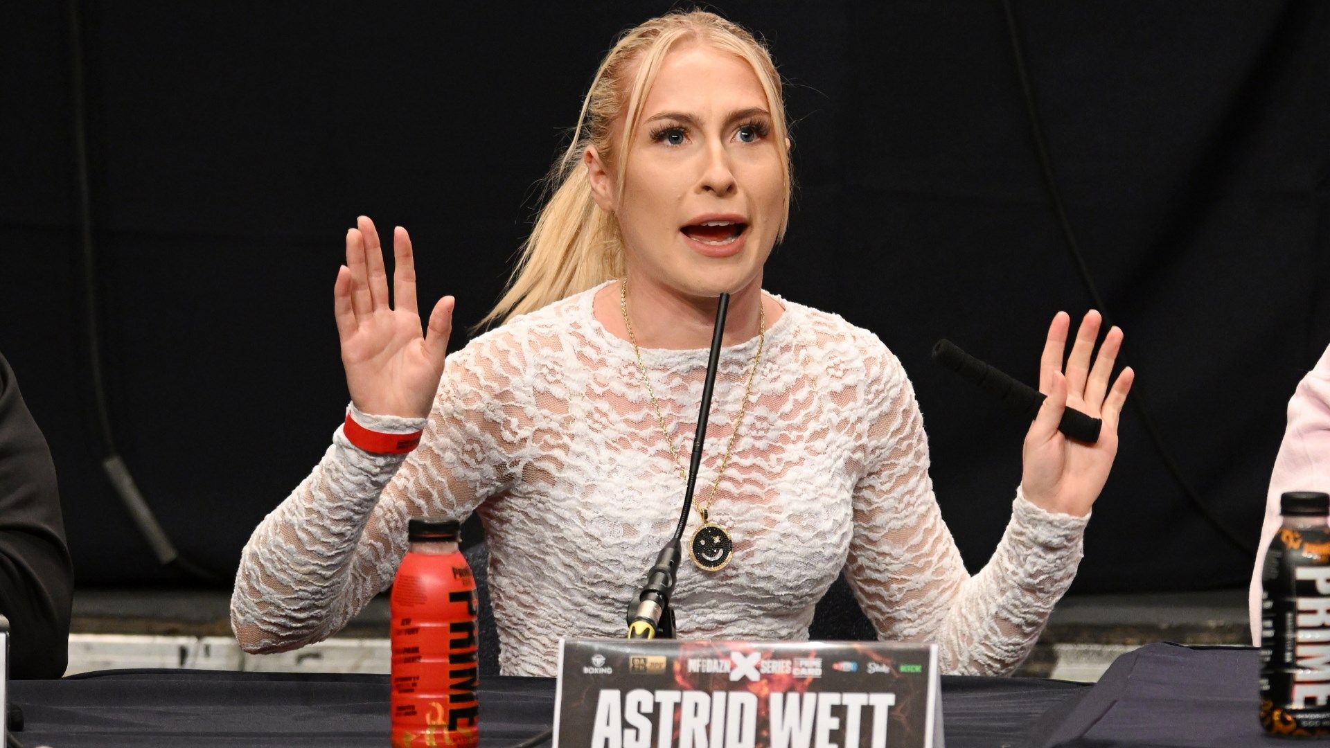 VIDEO: OnlyFans model & Chelsea fan Astrid Wett scrambles for cover as ...