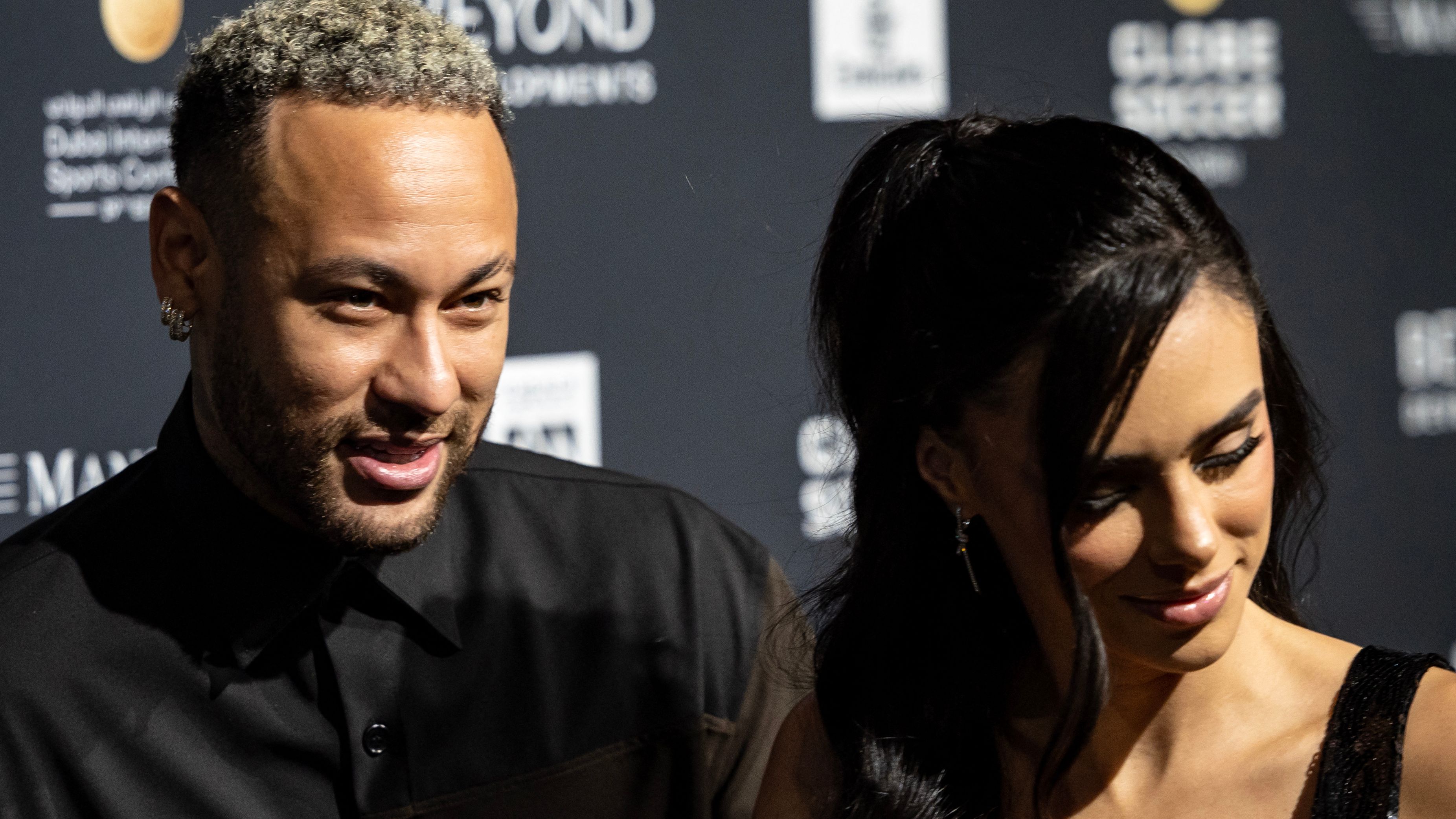 “Tuve un año difícil en 2024, ¡pero!” .. Neymar regala el Globe Soccer Award a los aficionados ...