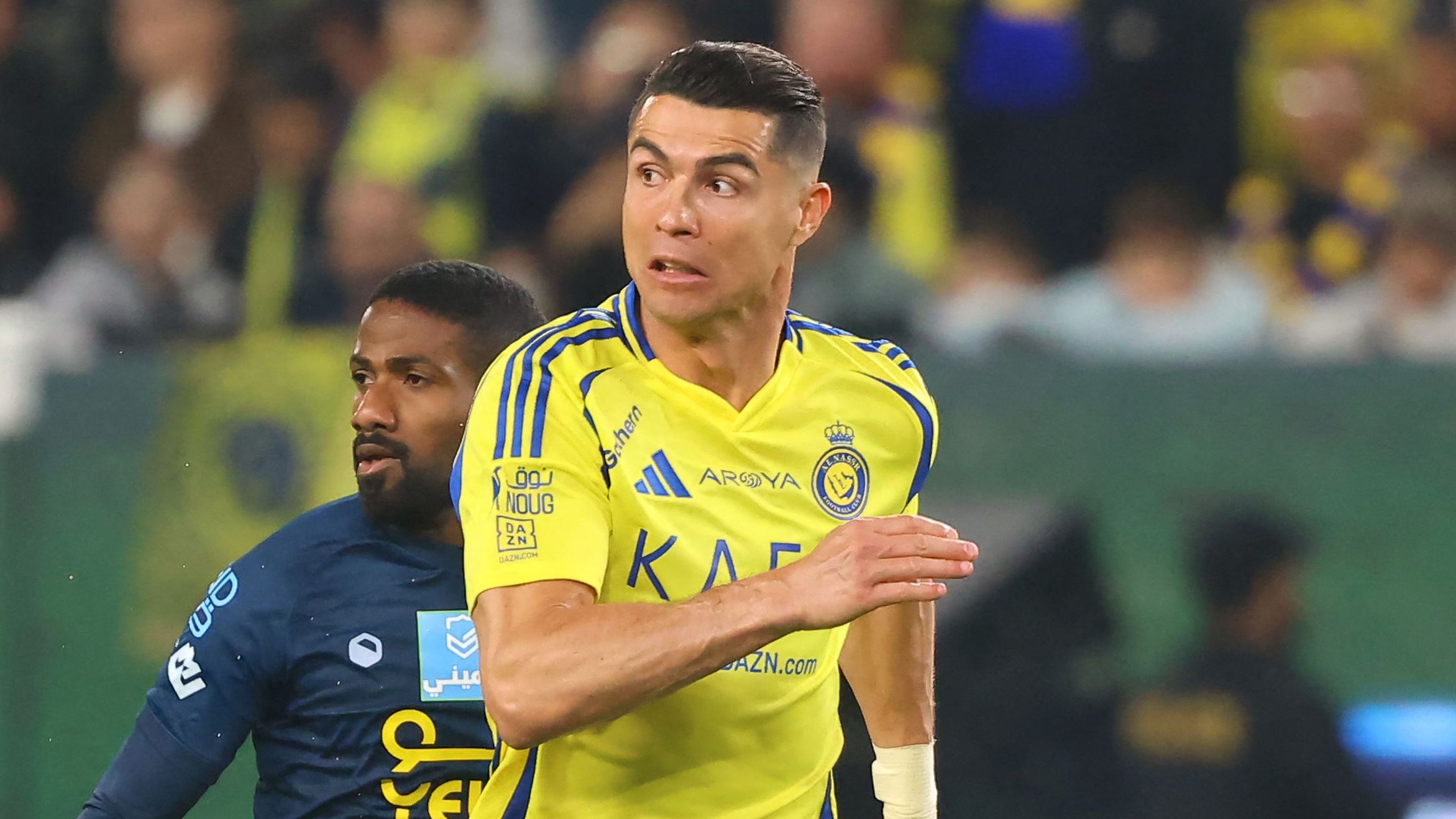 Ronaldo responde sorprendentemente a cánticos de Messi en equipo de fútbol argentino