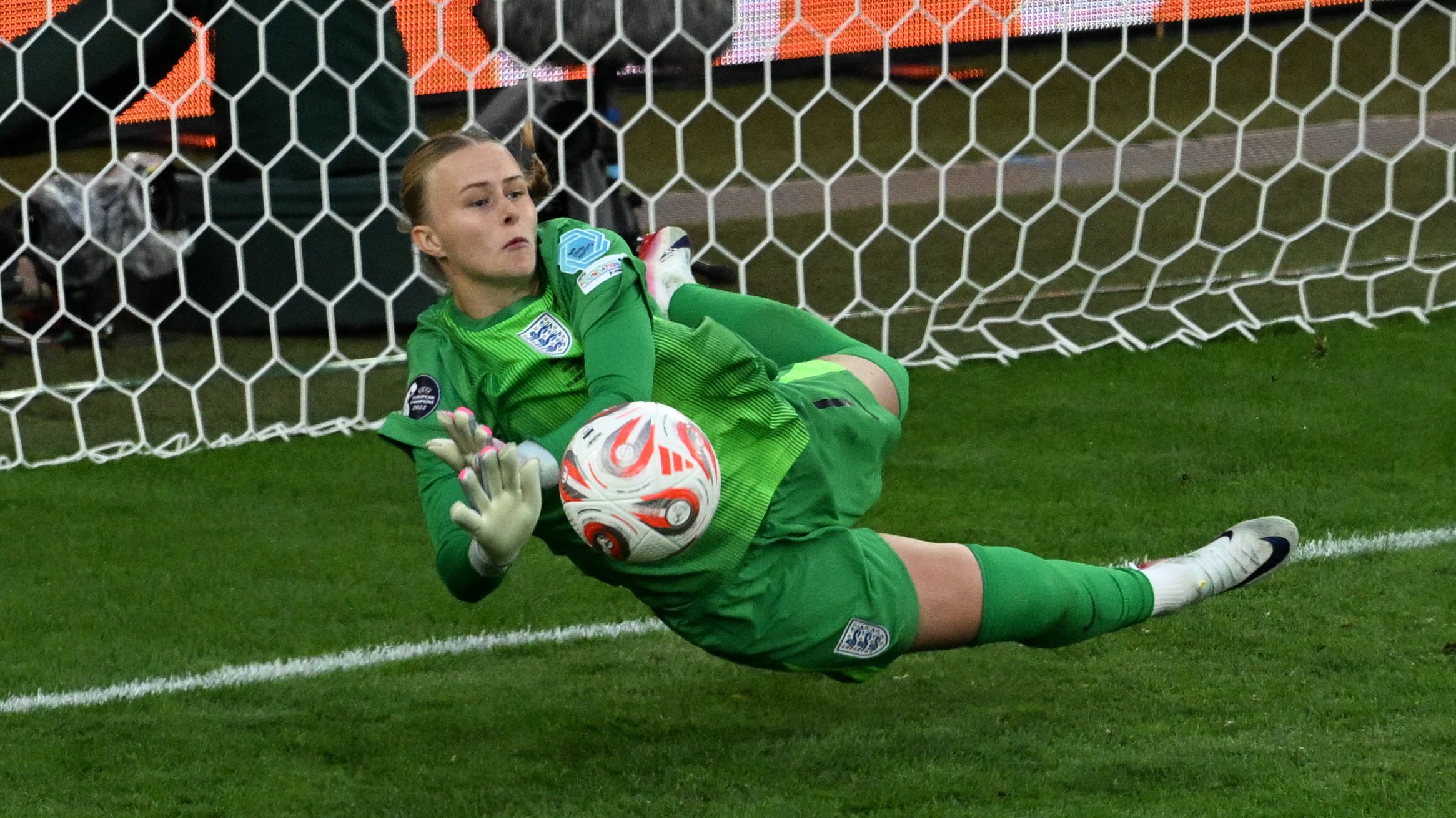 Yashin Trophy 2025: Emi Martinez aiming for hat-trick as Gianluigi ...