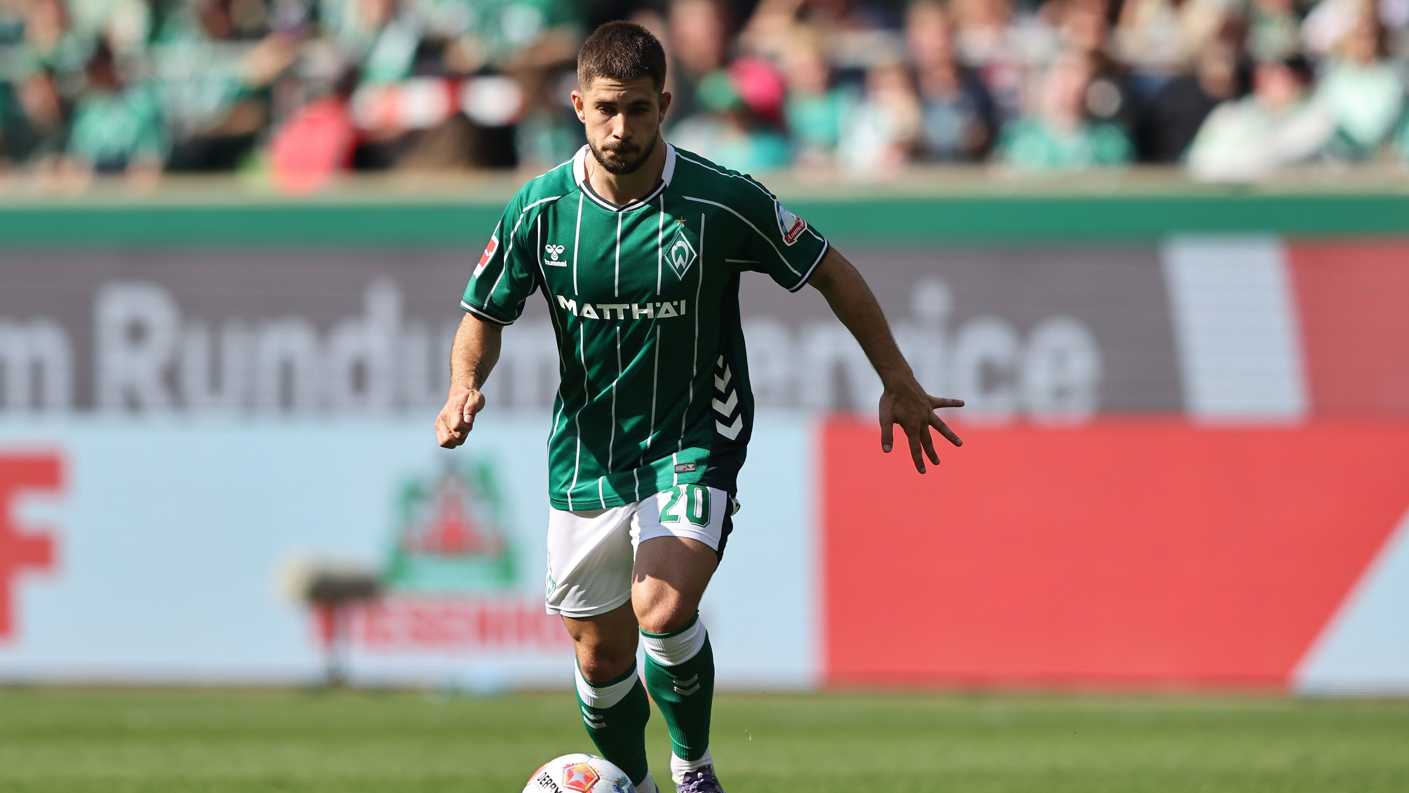 Sky oder DAZN? Wer zeigt / überträgt Gladbach vs. Werder Bremen heute im Live Stream und TV ...