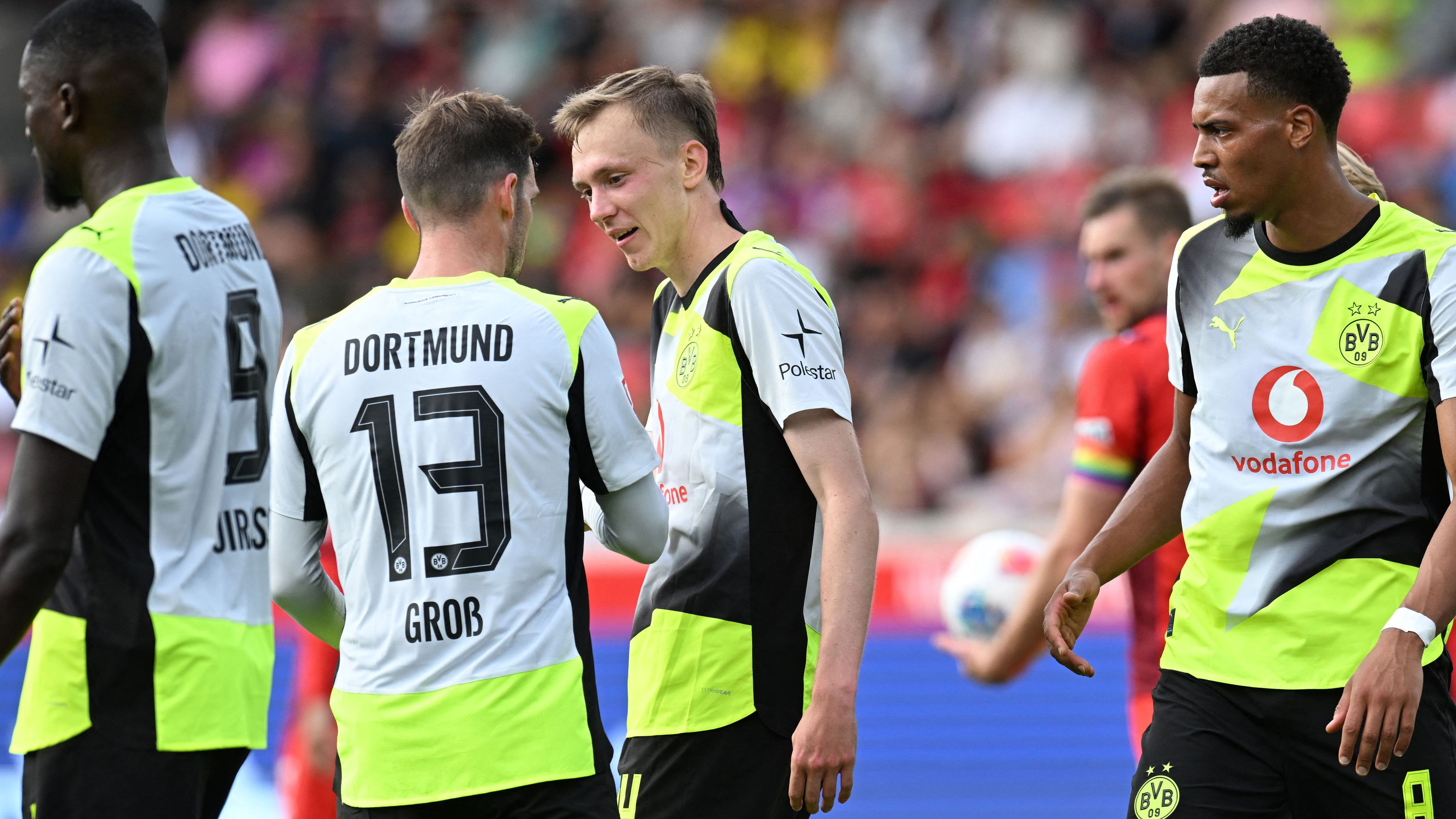 DAZN oder Amazon Prime? Wer zeigt / überträgt BVB (Borussia Dortmund) bei Juventus Turin im Live ...