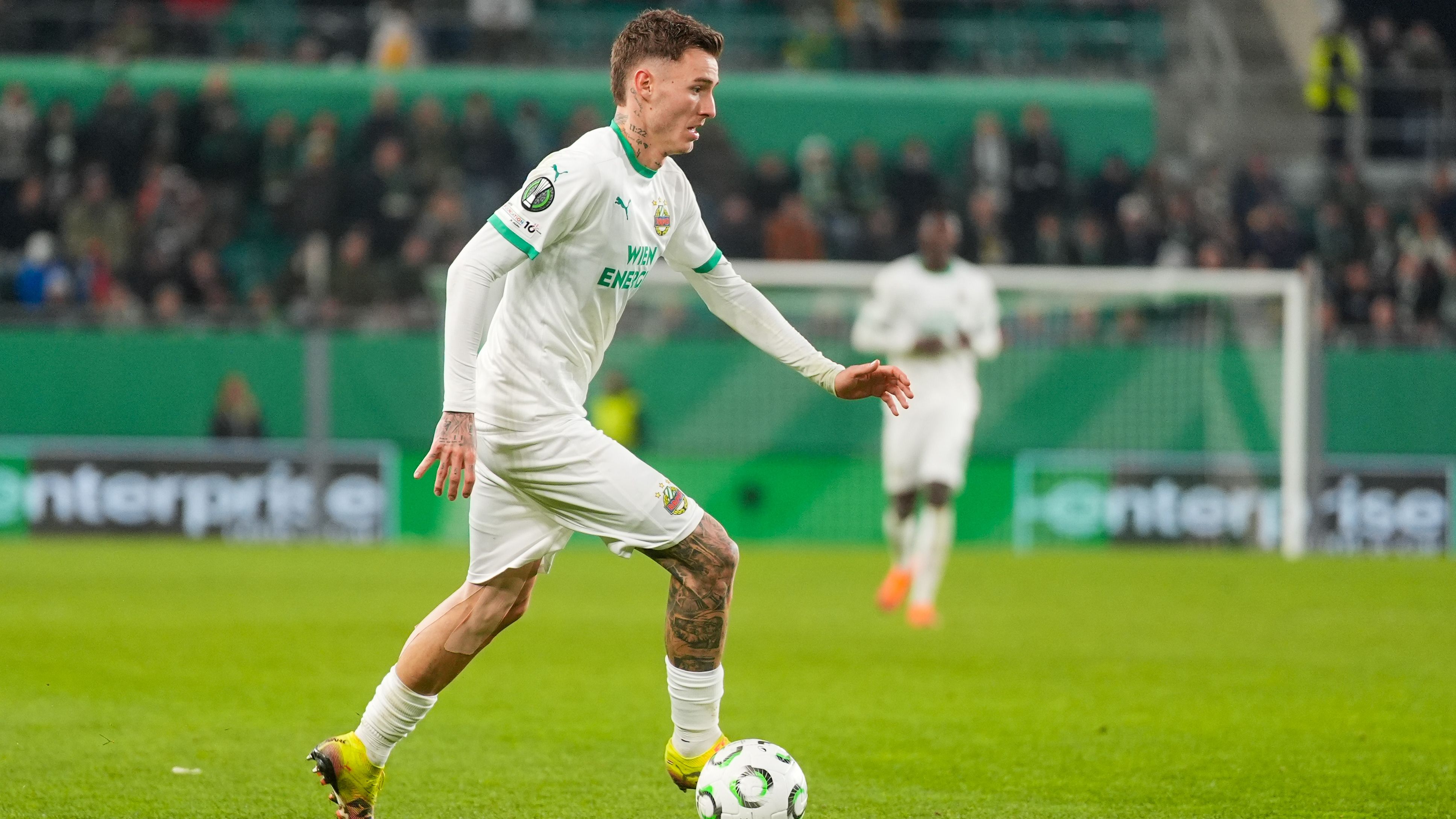 Magyar válogatott játékossal erősítene a Ferencváros | Goal.com ...