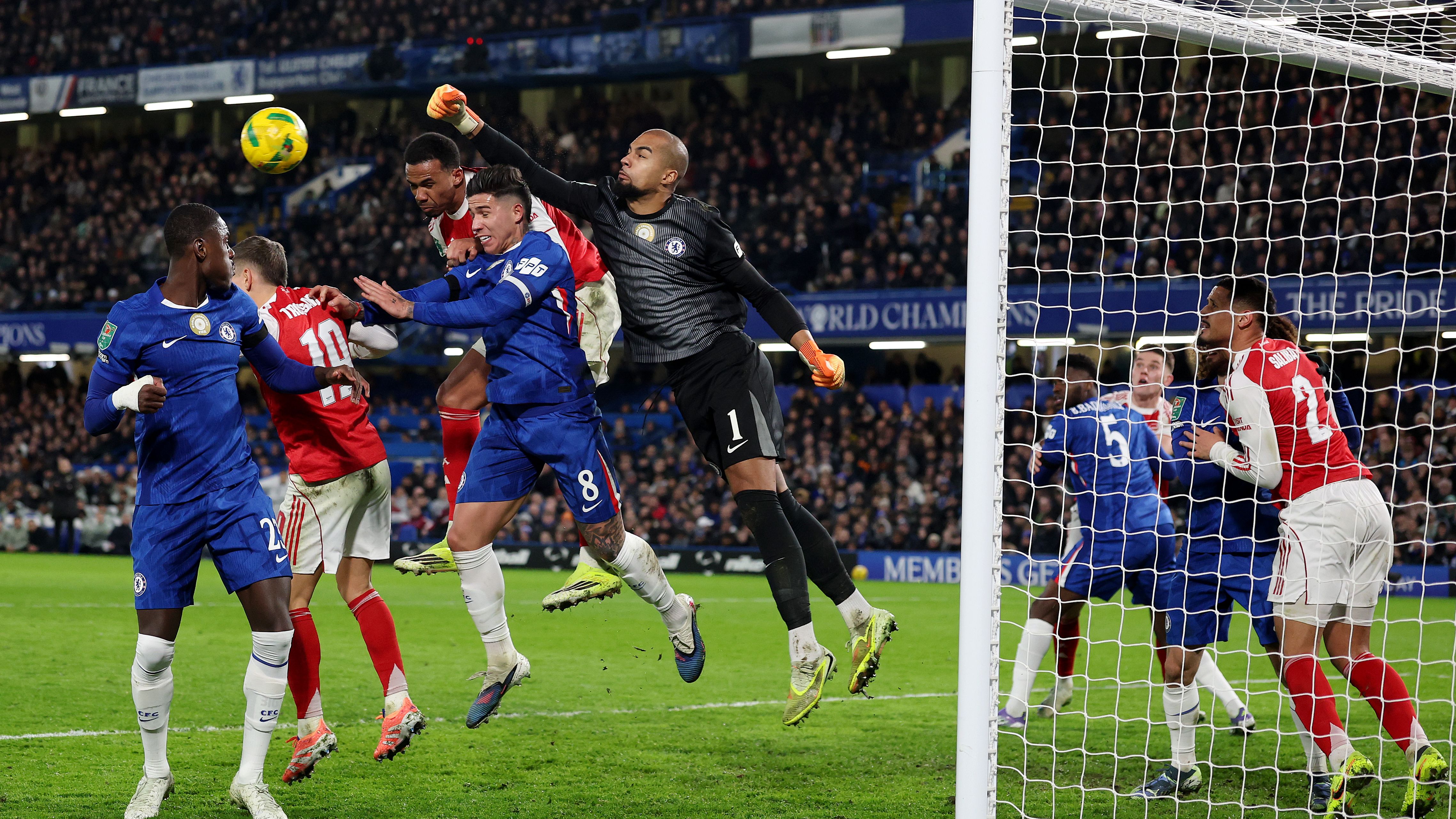 Chelsea player ratings vs Arsenal: Robert Sanchez shockers prove costly ...