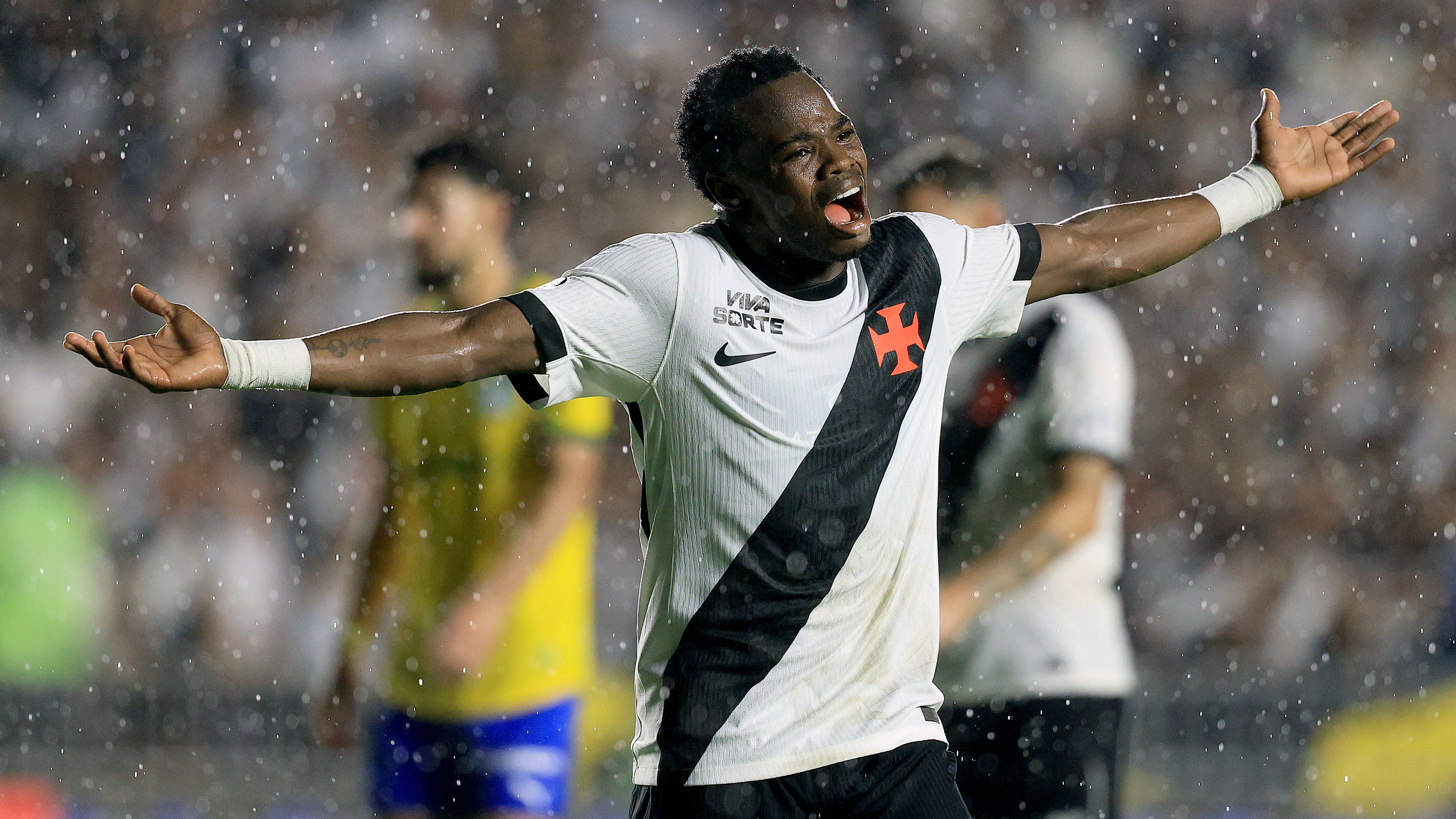 Andrés Gómez evolui no Vasco, segue orientação de Renato e mira vaga na ...