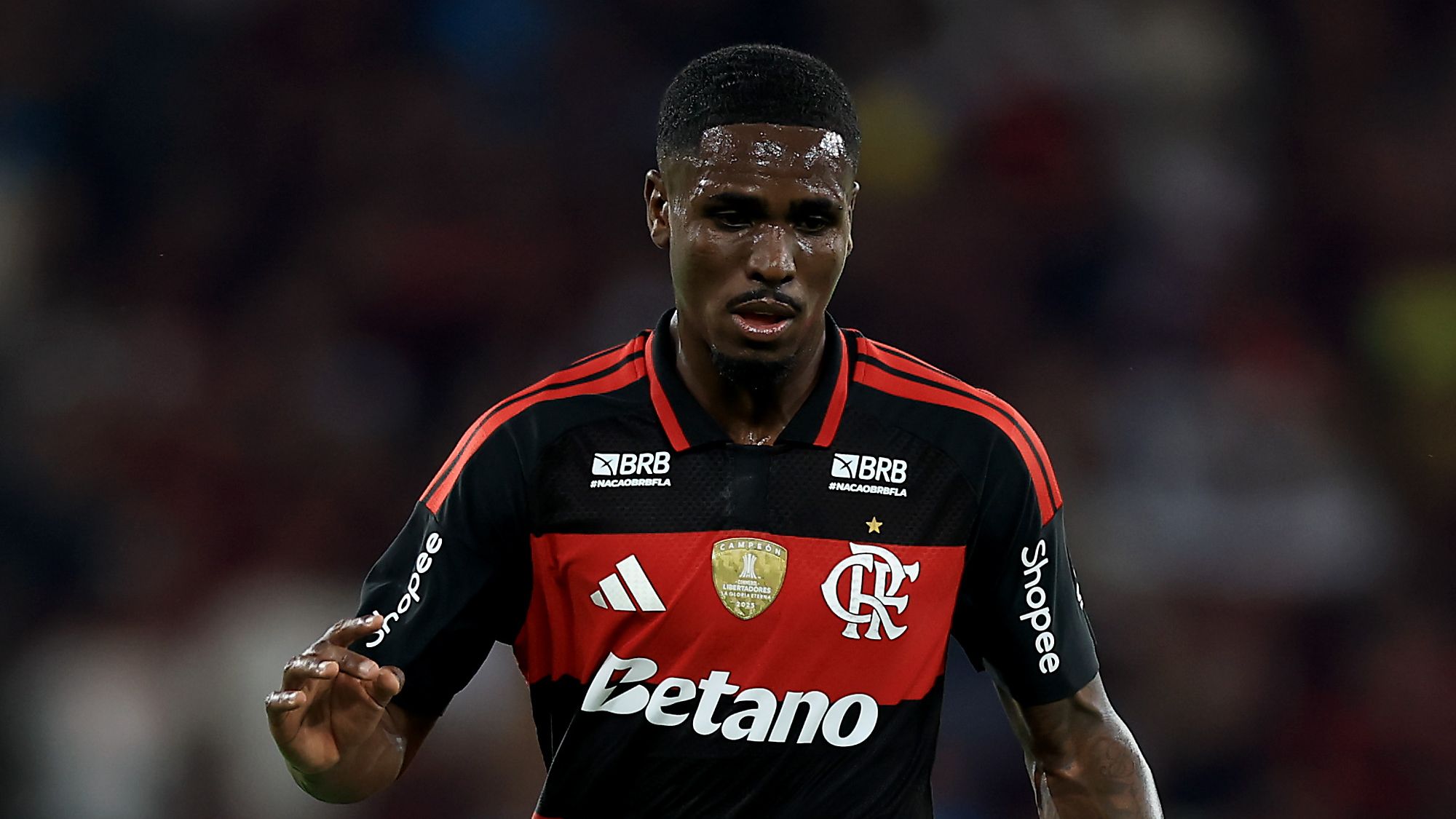 Titular desde a lesão de Pulgar, Evertton Araújo cria "dor de cabeça ...
