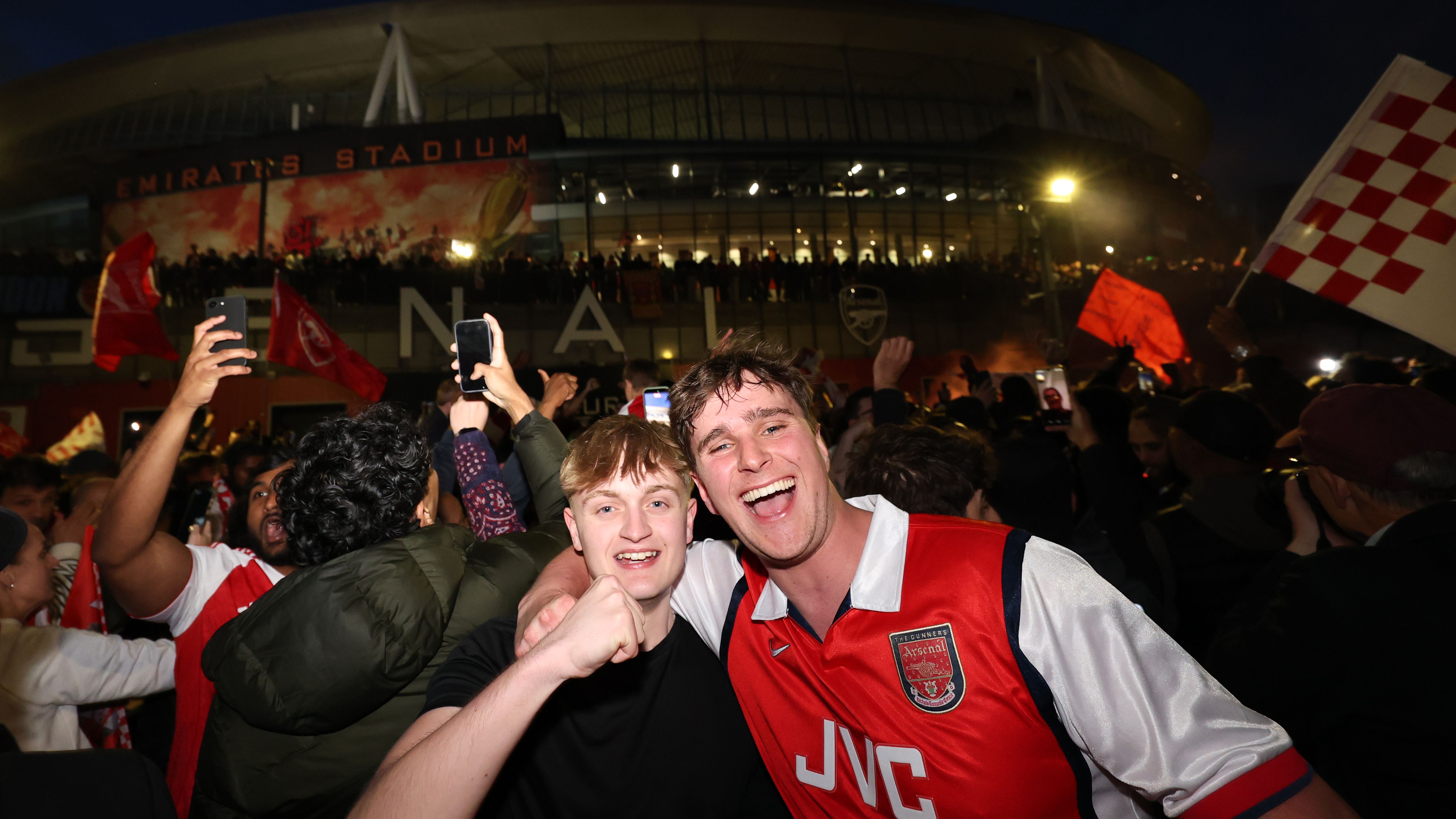 VIDEO: Let the party begin! Arsenal fans descend on Emirates Stadium ...