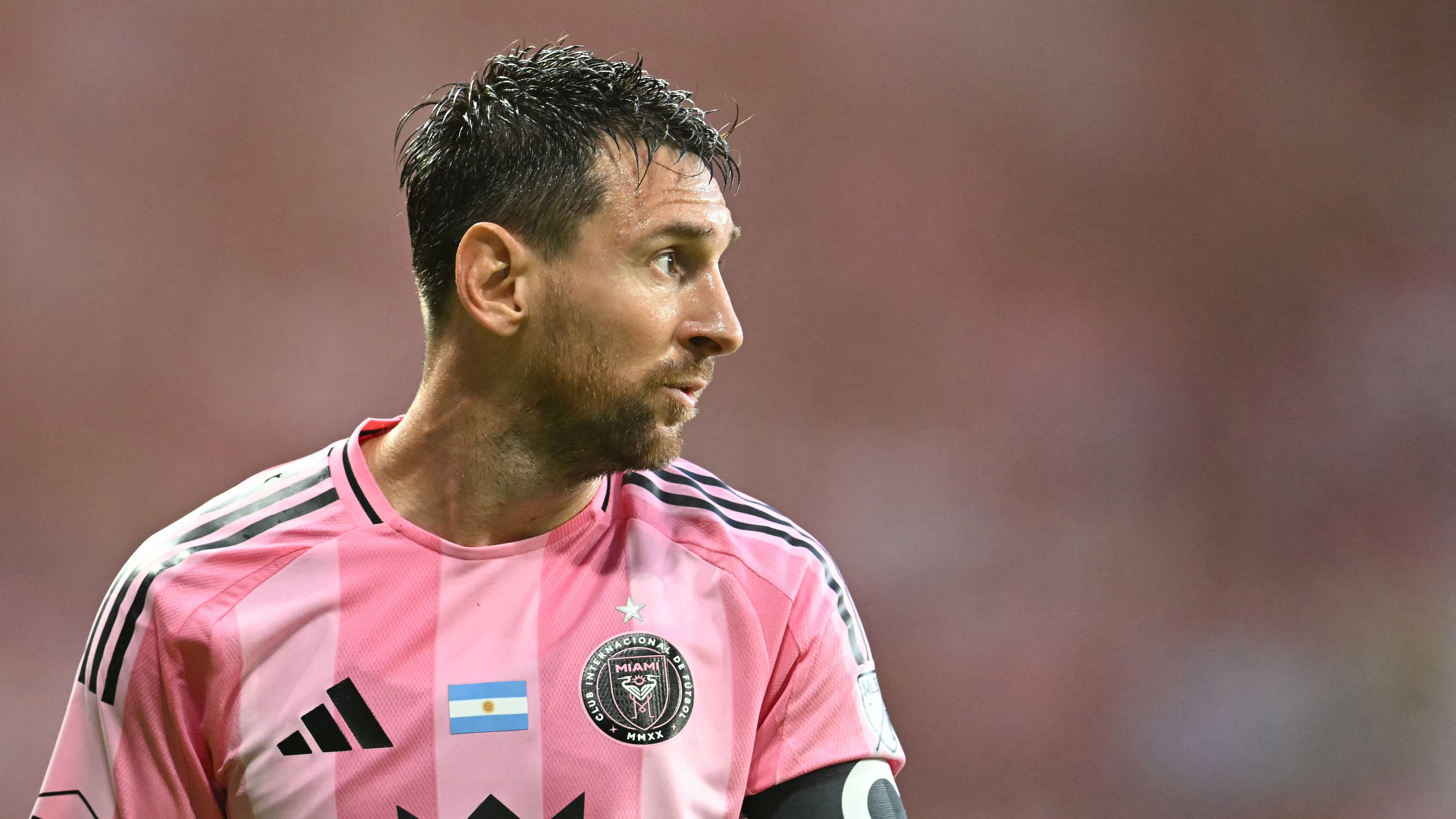 Three Bayern Munich teammates and Lionel Messi: Rising star Lennart ...