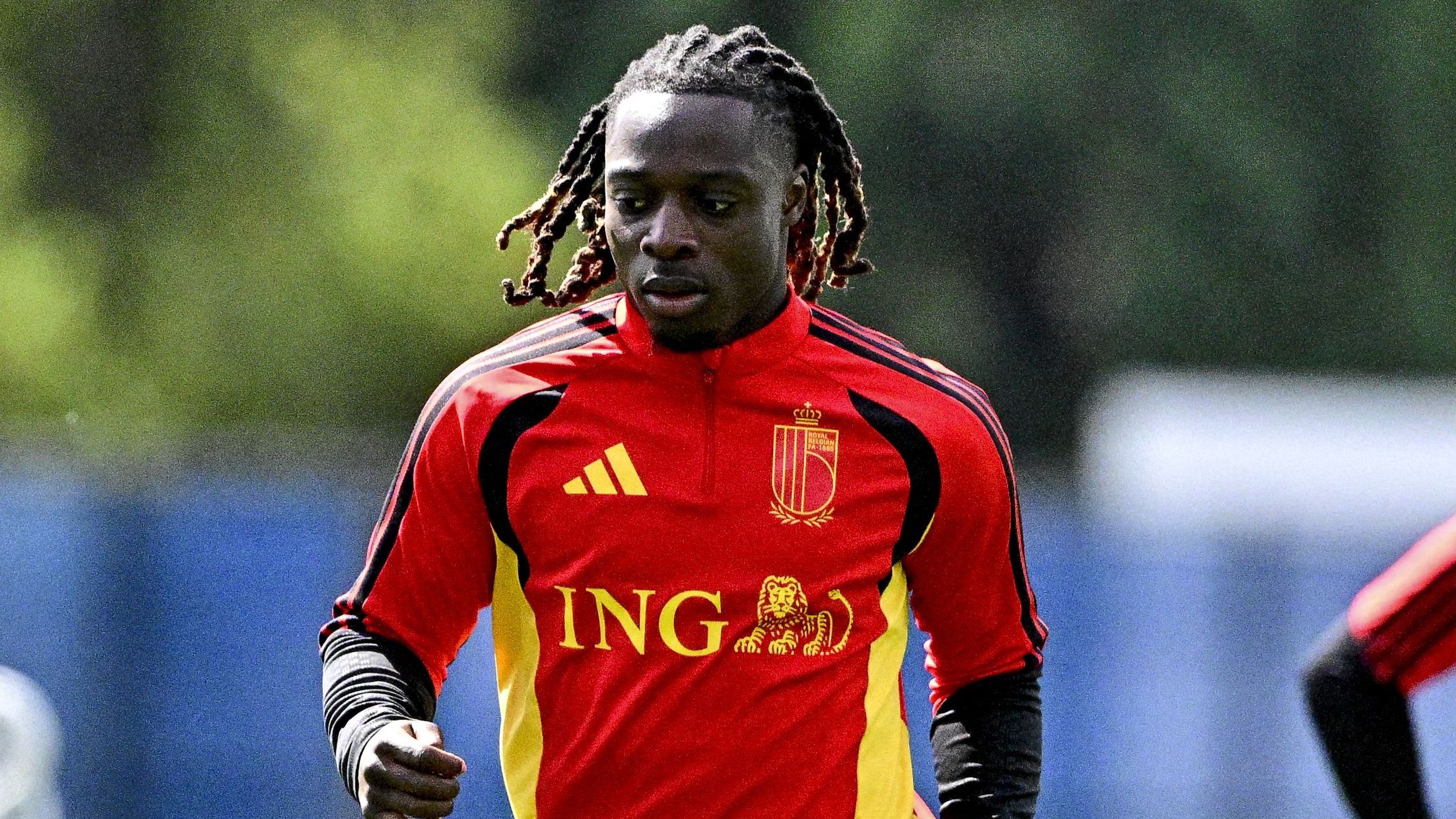 Jeremy Doku dipastikan absen dalam laga Belgia melawan Iran setelah ...