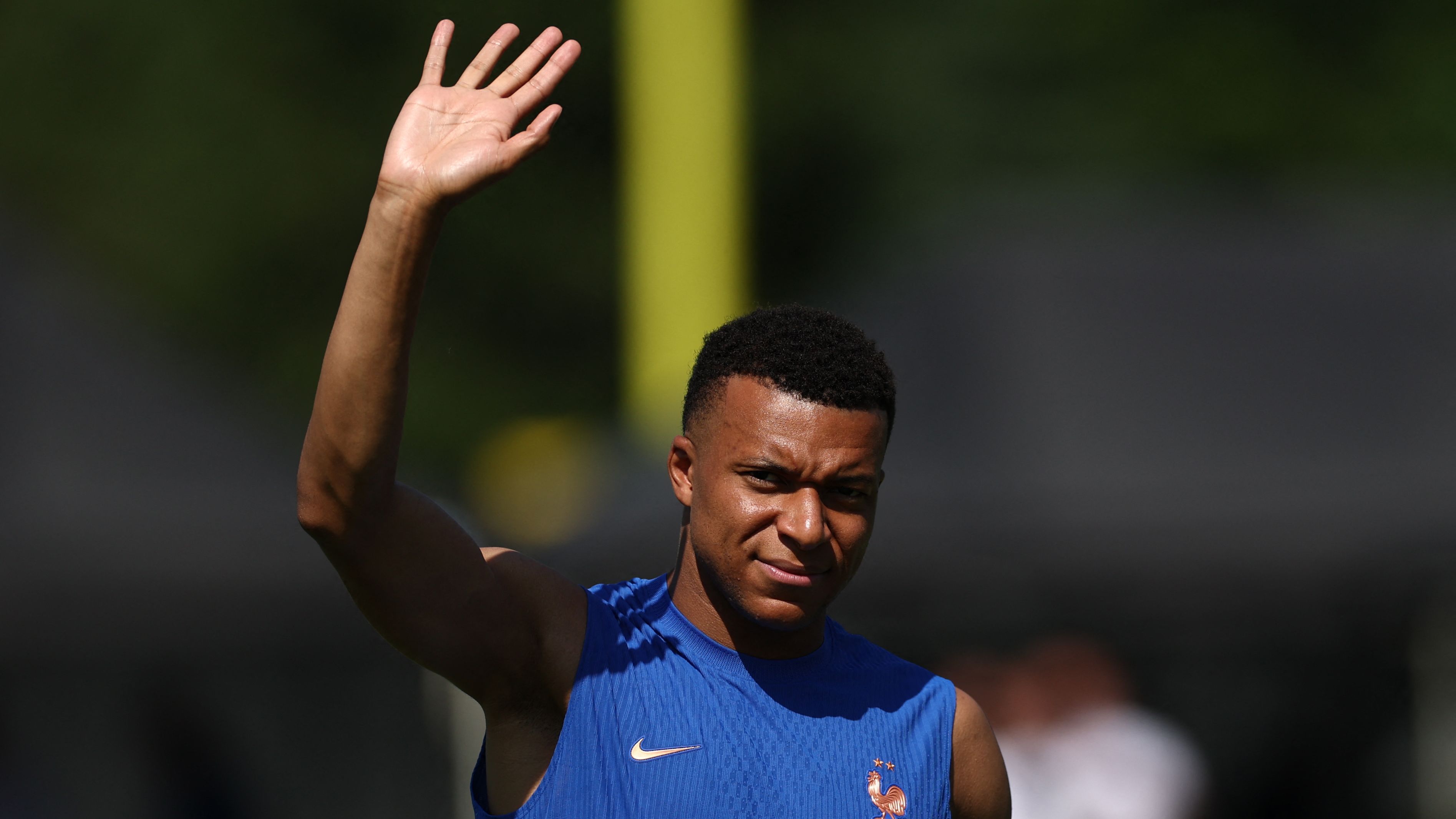 'Easier to console one than five!' - How Kylian Mbappe reacted to PSG's ...
