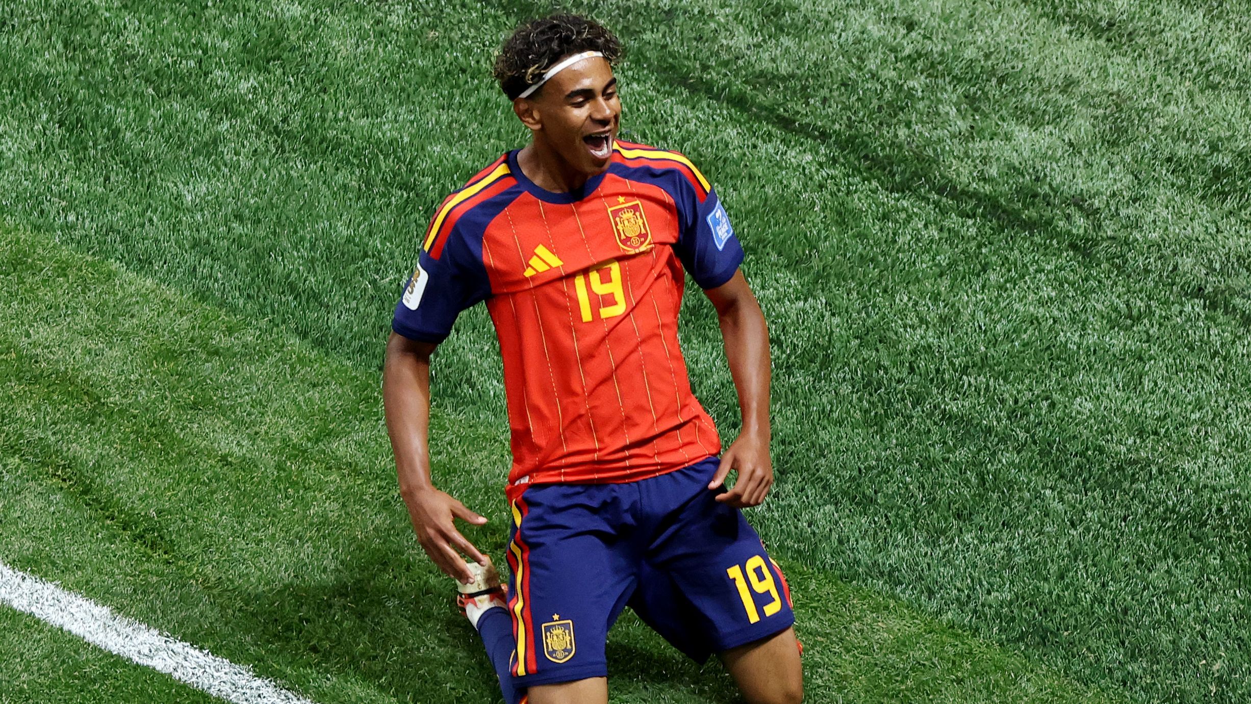 Spain star Lamine Yamal 'could reach similar level' to Lionel Messi 'if ...